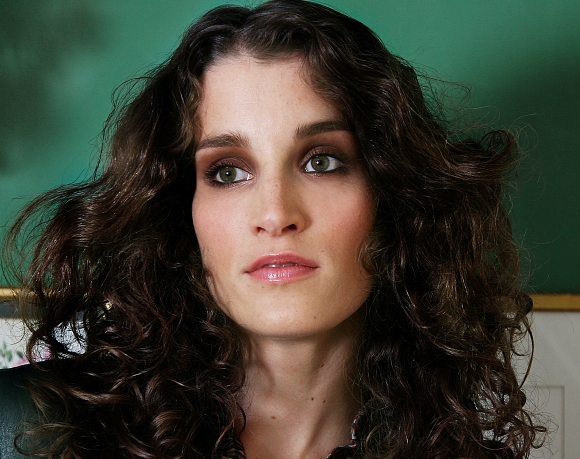 Lina Button / Star Statements International - Celebrity Statement